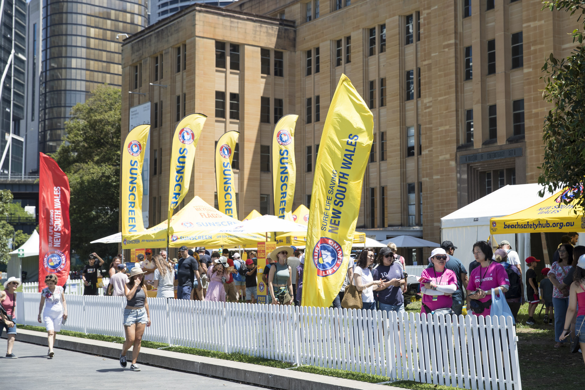 New Sydney Fish Market Roof To Illuminate Green & Gold Into Australia ...